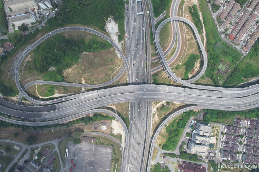 SUKE subcontractors file RM500m lawsuit against Prolintas subsidiary, alleging corruption and ...